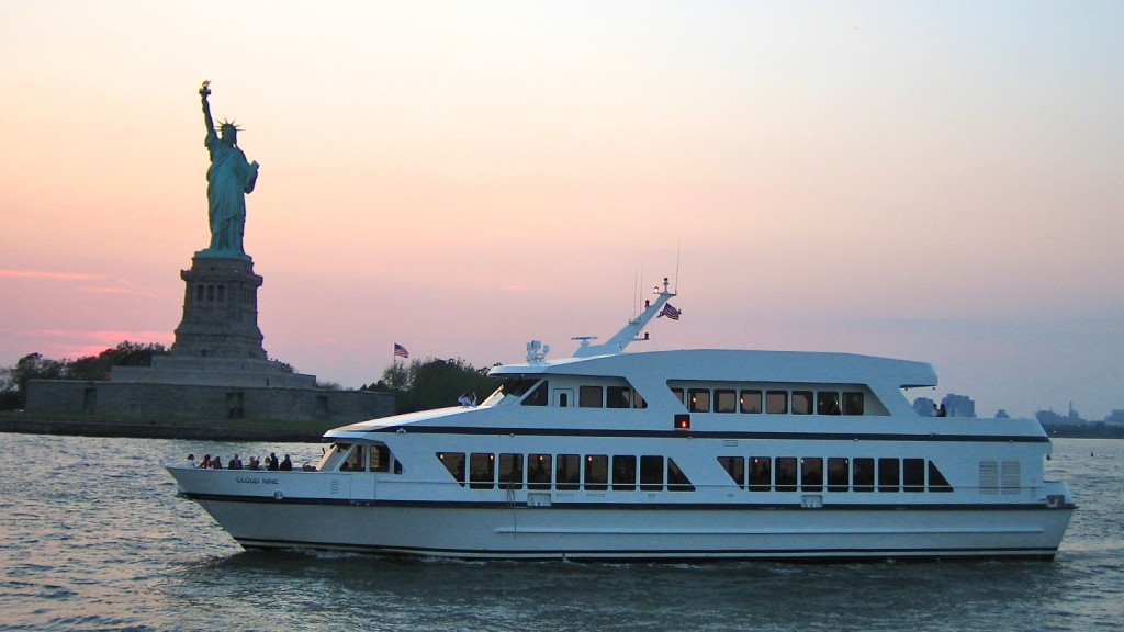New York City Private Luxury Yacht & Private Yacht Rental | Metro Yacht ...