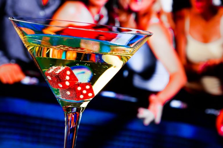 Plan a Winning Casino Party with Metro Yacht Charters | Metro Yacht ...